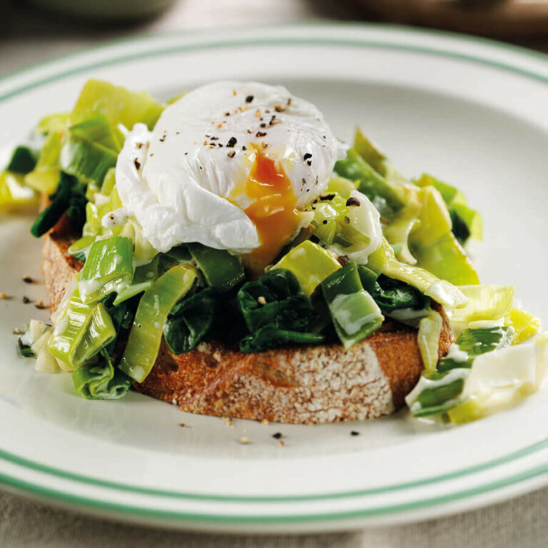 Jennifer's Creamed Leeks & Poached Eggs on Toast - Veg Power