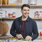 Chris' Quick & Easy Flatbread Pizza - Veg Power